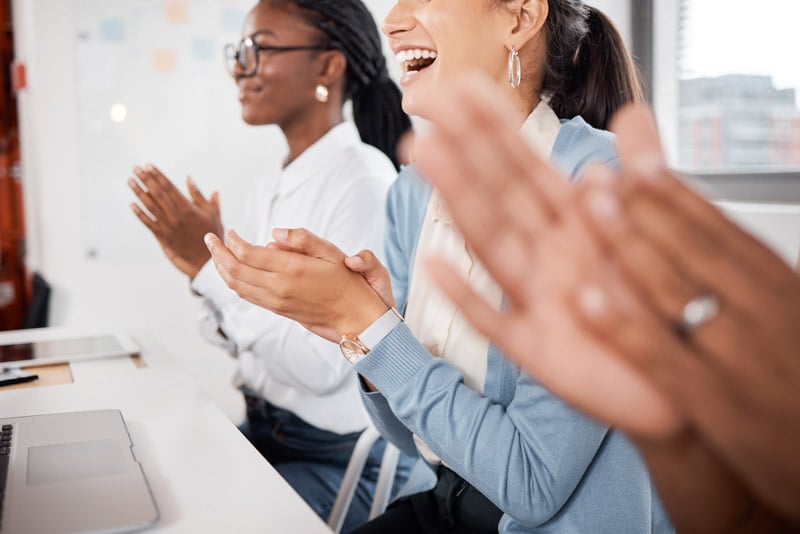 20 Positive Feedback Examples For Your Team (And Why They’re Helpful)