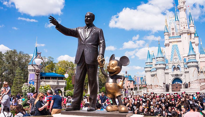 10 Companies with the Best Employee Recognition Programs