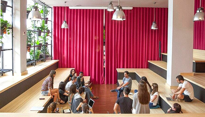 10 Companies with the Best Employee Recognition Programs